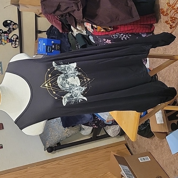 Hot Topic | Tops | Hot Topic Black Plus Size Tank With Longer Sides And ...